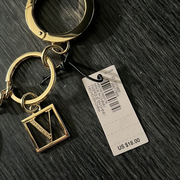 Victoria's Secret | Accessories | Nwt Victorias Secret Logo Keychain ...